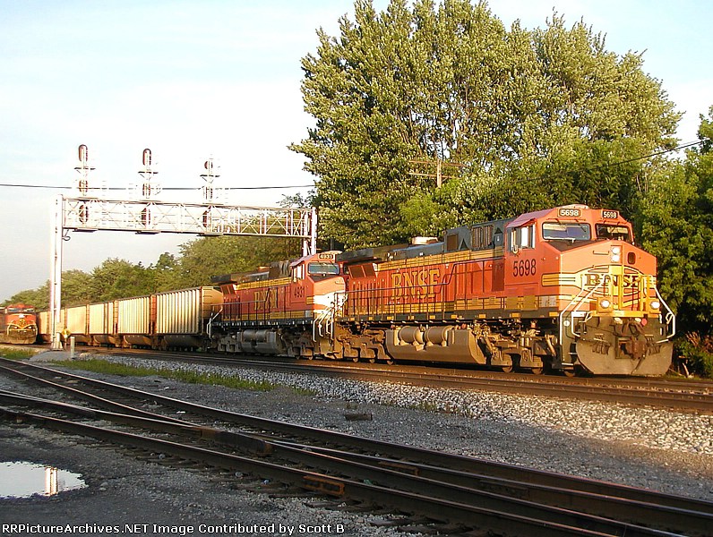 BNSF 5698 E490